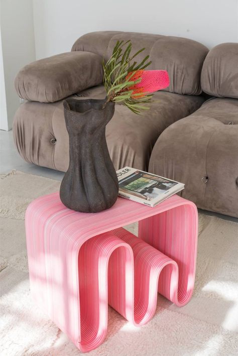 Wave Accent Table – Cozy Spaces